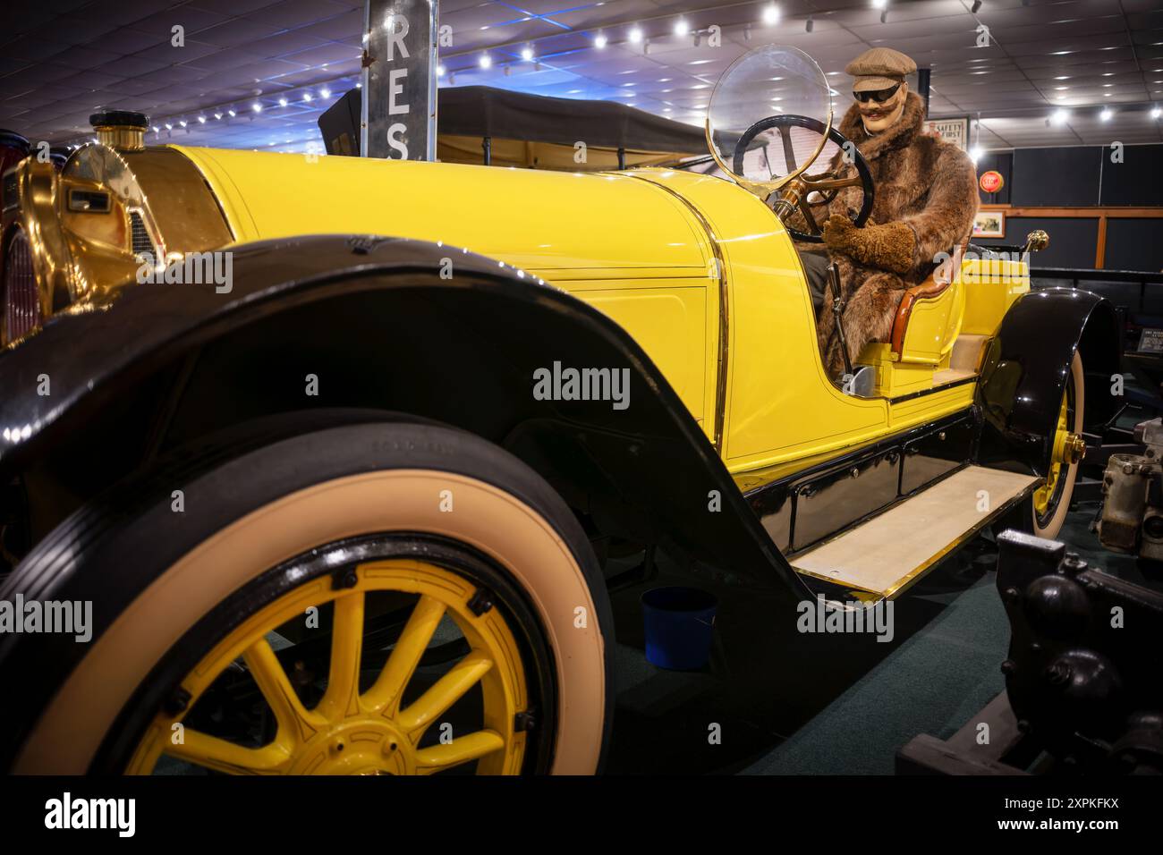 Locomobile Model 48 Gentlemen's Speedster Car And Carriage Caravan ...