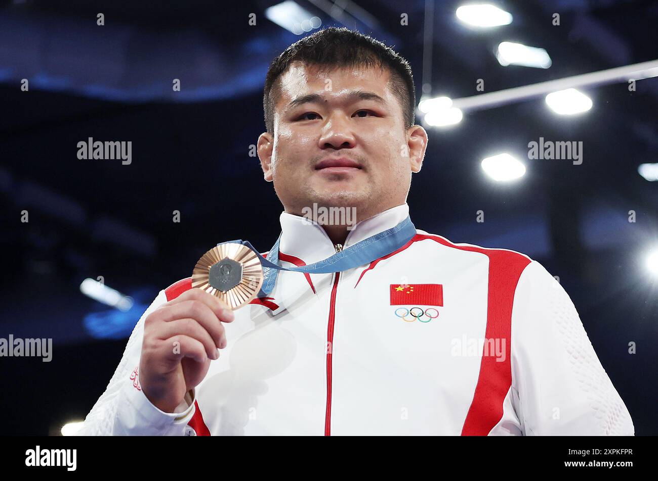 (240806) -- PARIS, Aug. 6, 2024 (Xinhua) -- Bronze medalists Meng ...