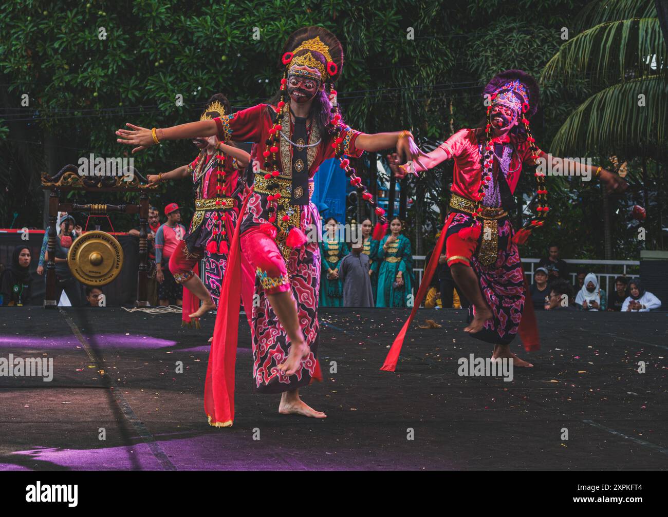 Traditional costume java hi-res stock photography and images - Alamy