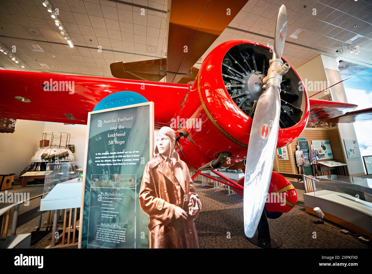 Lockheed 5b vega hi-res stock photography and images - Alamy