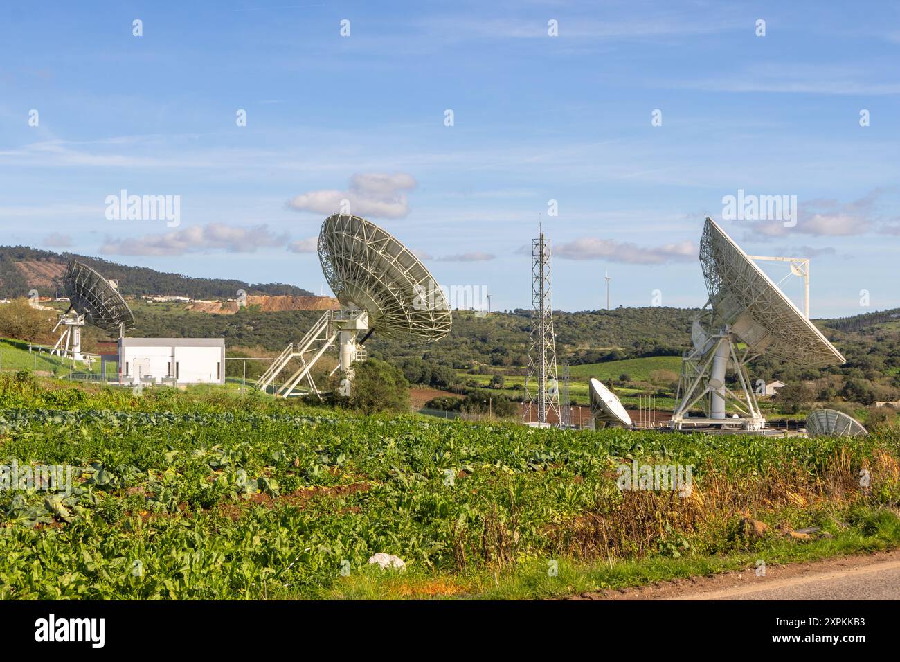 Continente satellite operational center hi-res stock photography and ...