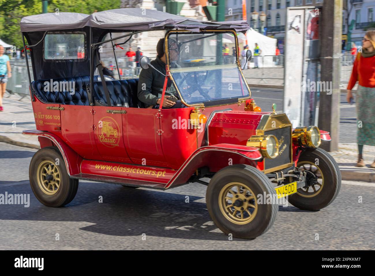 Classic city tour hi-res stock photography and images - Alamy