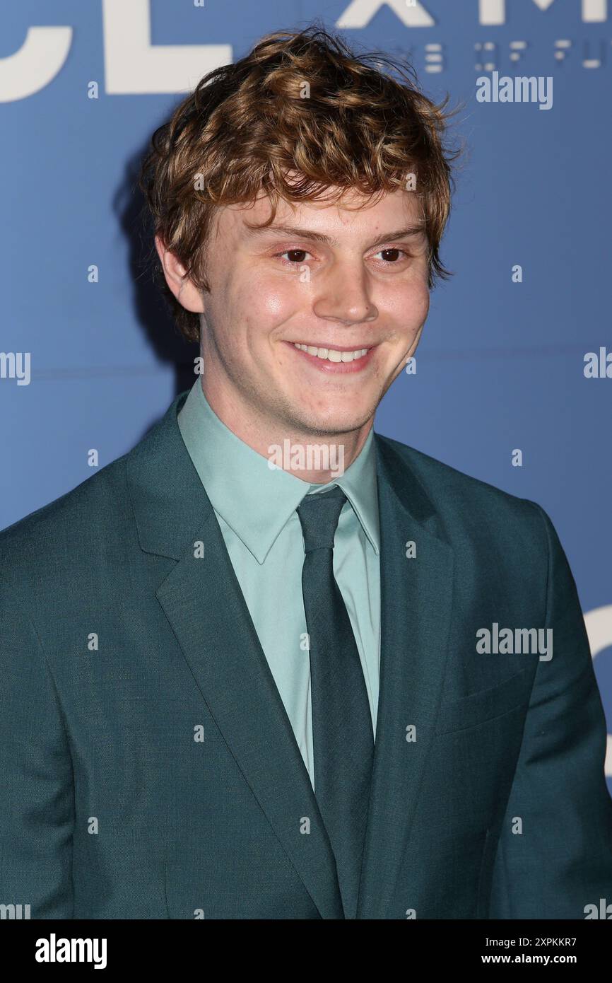 Evan Peters attends the premiere of "X-Men: Days Of Future Past" at the ...