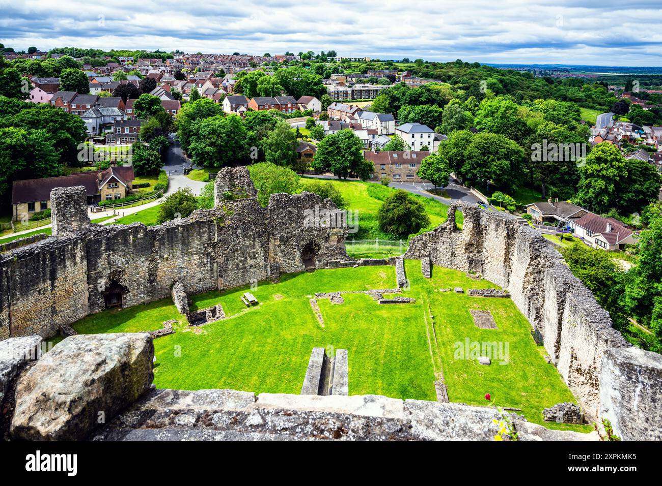 Conisbrough castle aerial hi-res stock photography and images - Alamy