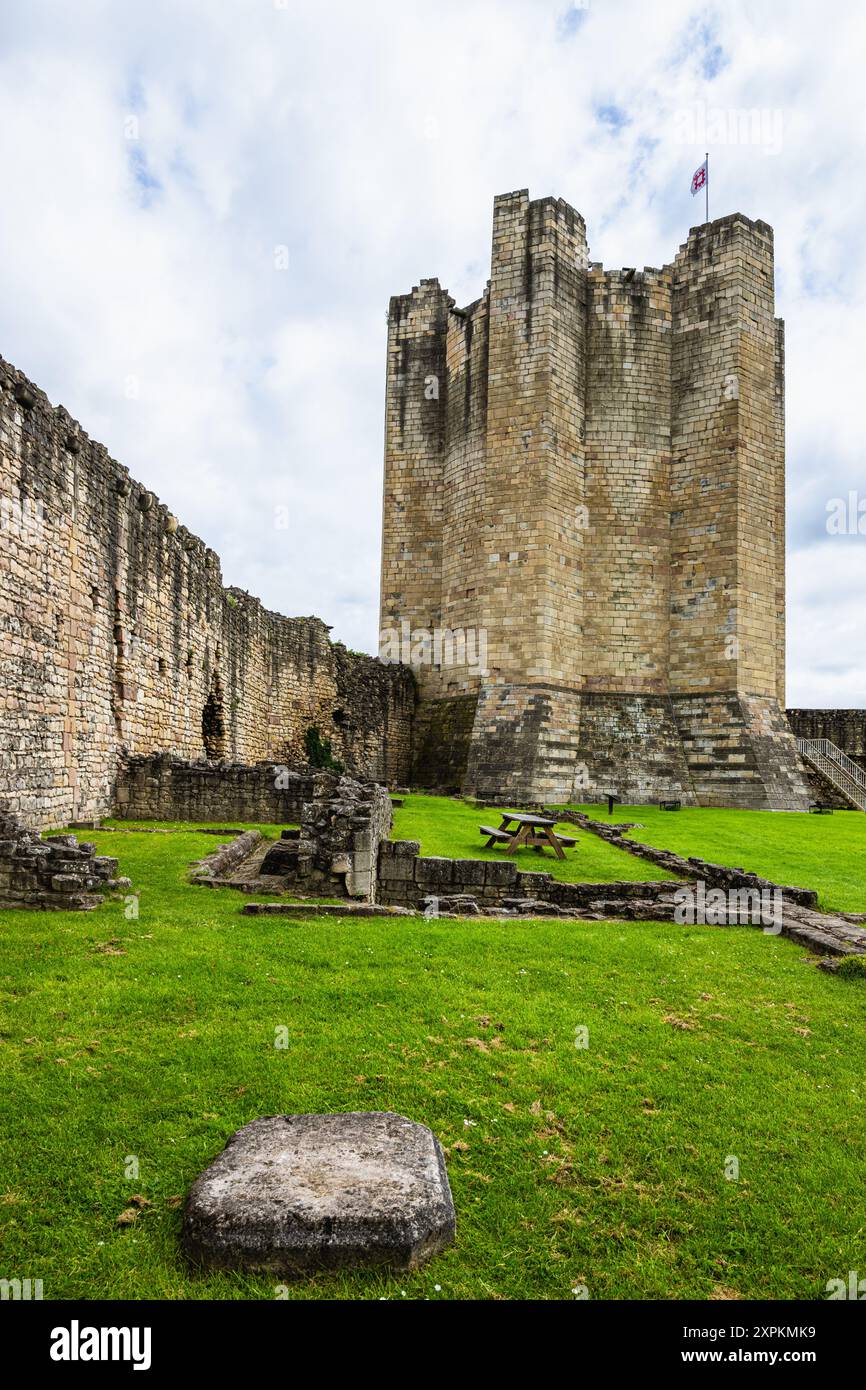 Conisbrough castle aerial hi-res stock photography and images - Alamy