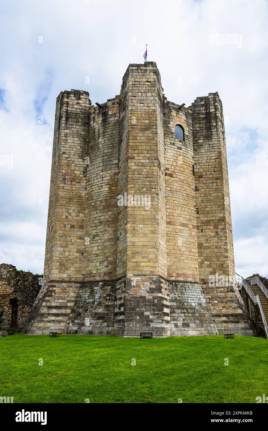 Conisbrough Castle, Conisbrough, South Yorkshire, England Stock Photo ...