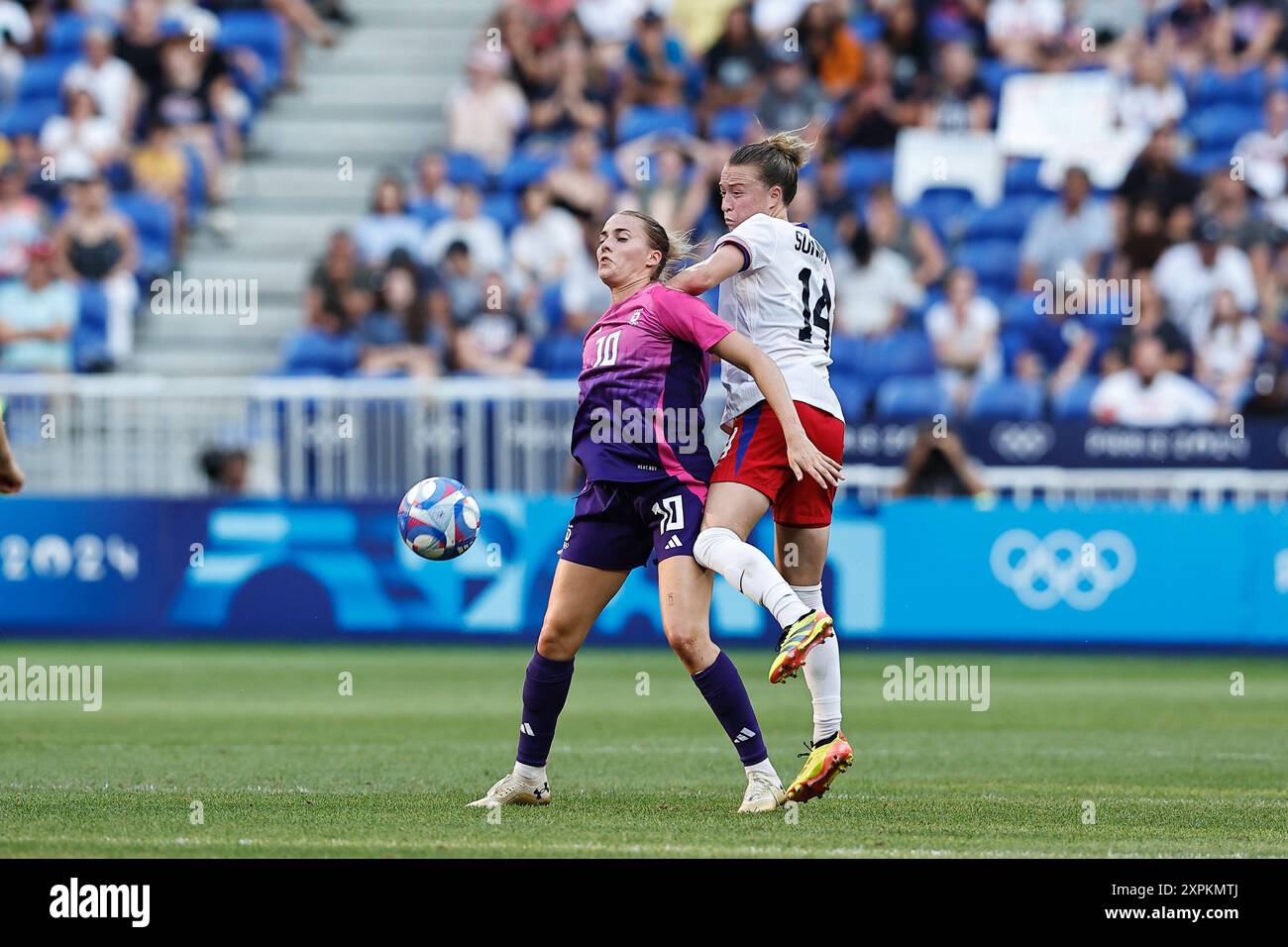 Lyon, France. 6th Aug, 2024. (L-R) Laura Freigang (GER), Emily Sonnett ...