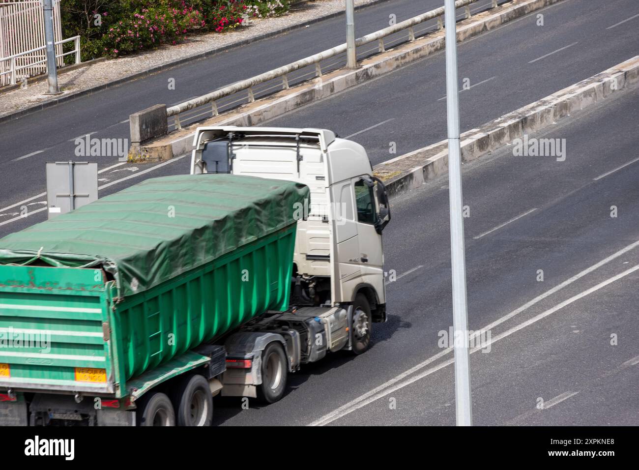 Driving on multi lane highway hi-res stock photography and images - Alamy