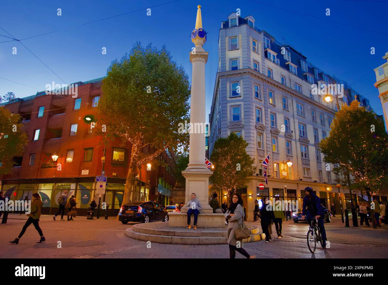 Sundial, Seven Dials, Covent Garden, London, England Stock Photo - Alamy