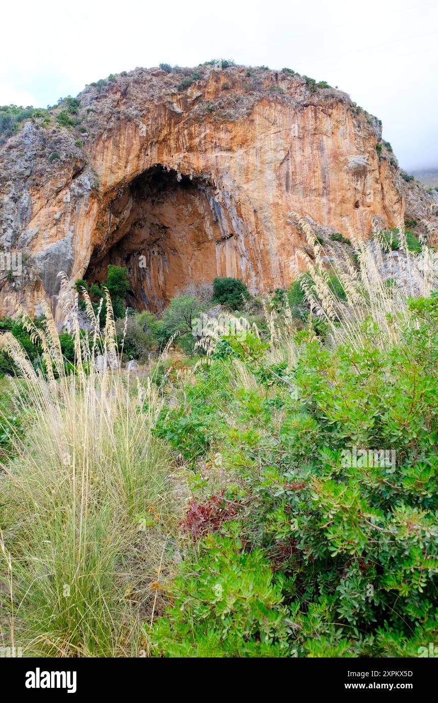 Uzzo cave hi-res stock photography and images - Alamy