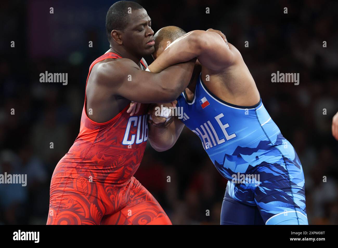 Paris, France. 6th Aug, 2024. (L to R) LOPEZ NUNEZ Mijain (CUB), ACOSTA FERNANDEZ Yasmani (CHI ...