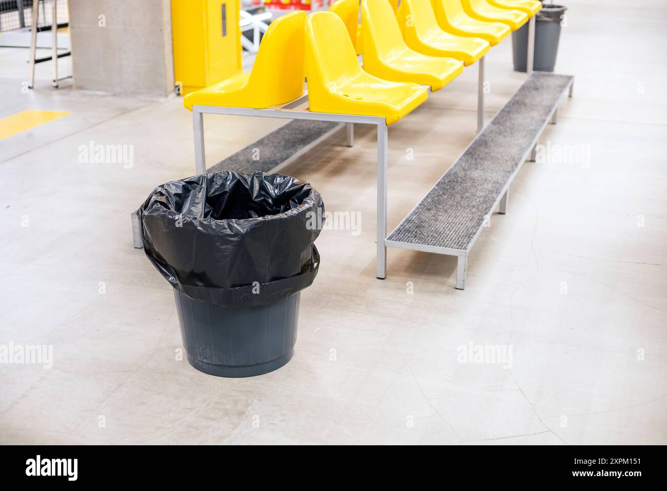 Seating next to trash can hi-res stock photography and images - Alamy