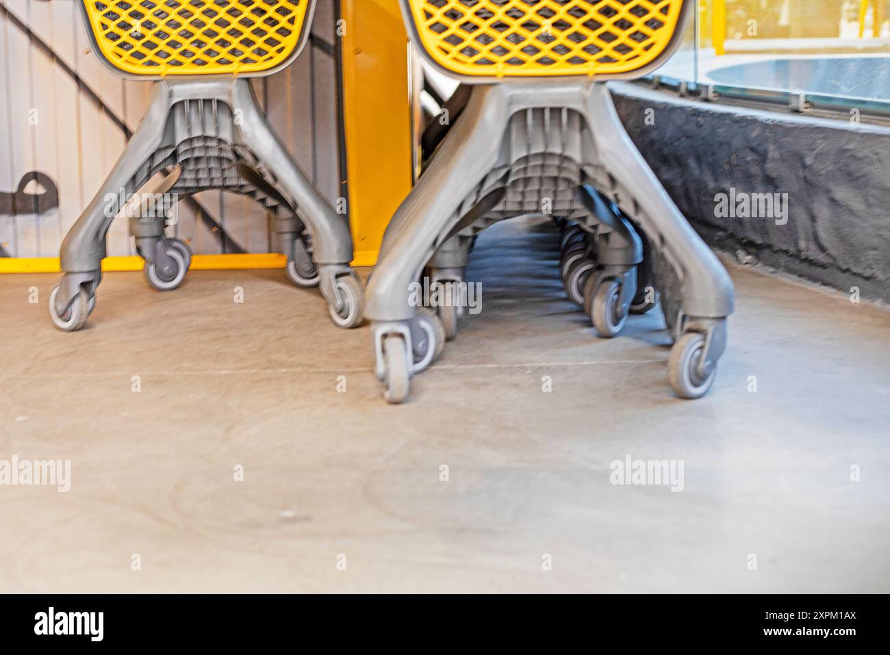 Supermarket fashion section hi-res stock photography and images - Alamy