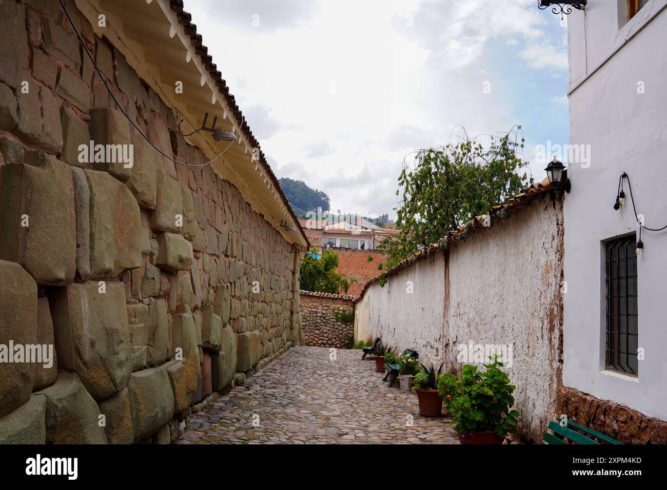 Hatunrumiyoc hi-res stock photography and images - Alamy