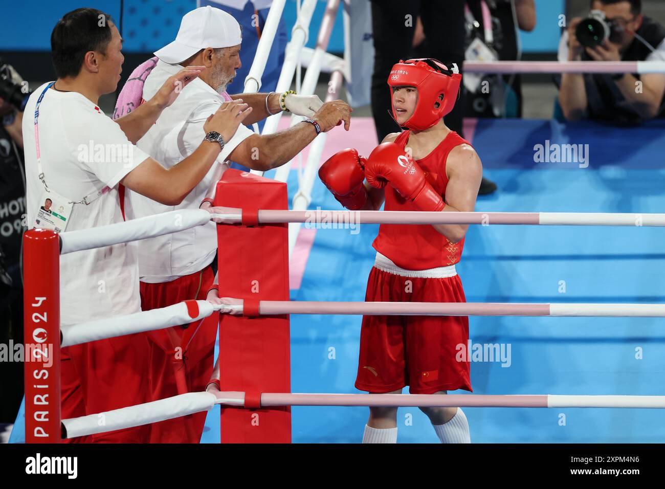 **CHINESE MAINLAND, HONG KONG, MACAU AND TAIWAN OUT** Chinese boxer Wu ...