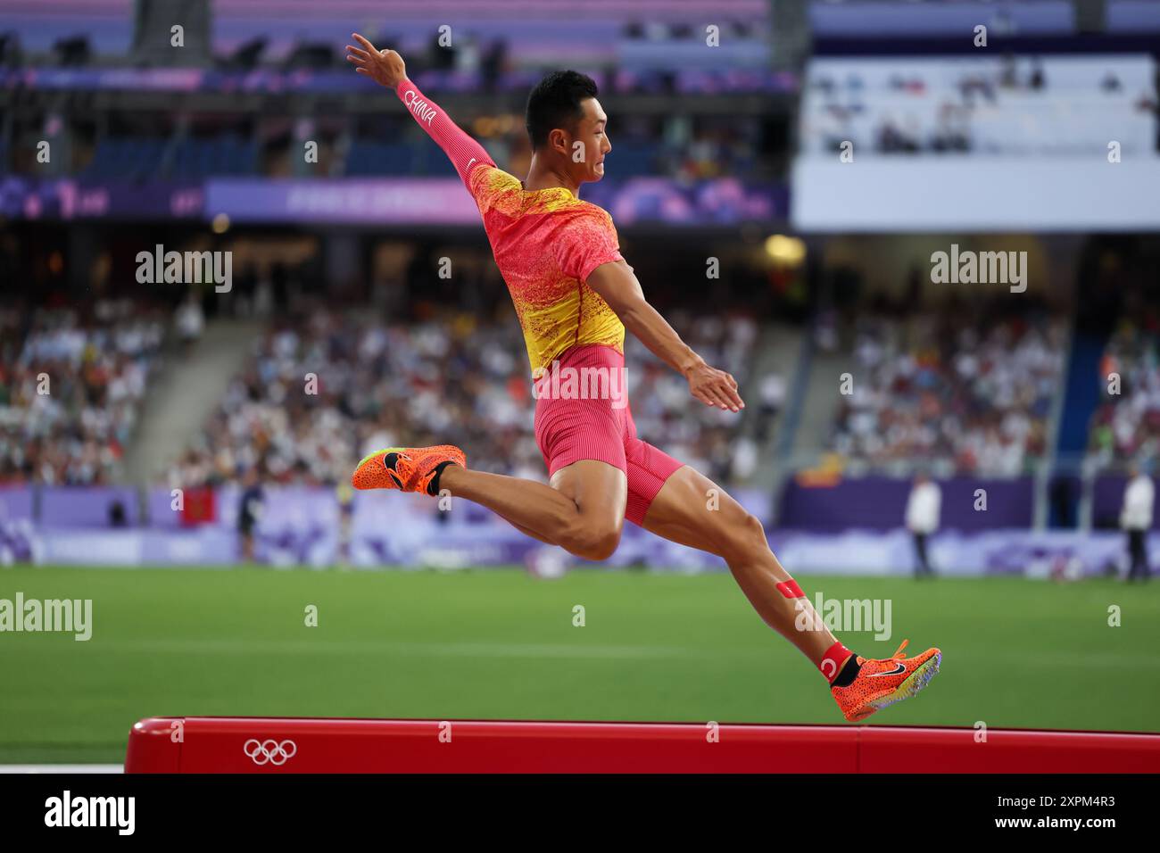 **CHINESE MAINLAND, HONG KONG, MACAU AND TAIWAN OUT** Chinese long ...