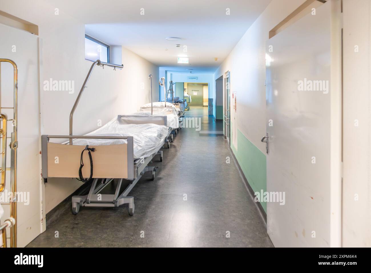Hospital symbol germany hi-res stock photography and images - Alamy