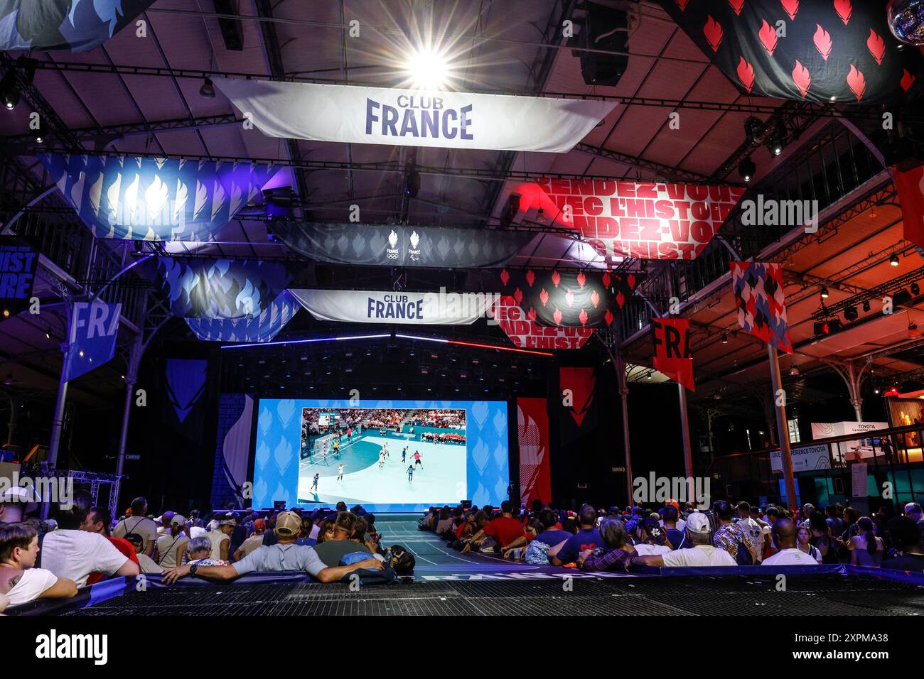 Olympics paris 2024 crowd hi-res stock photography and images - Alamy