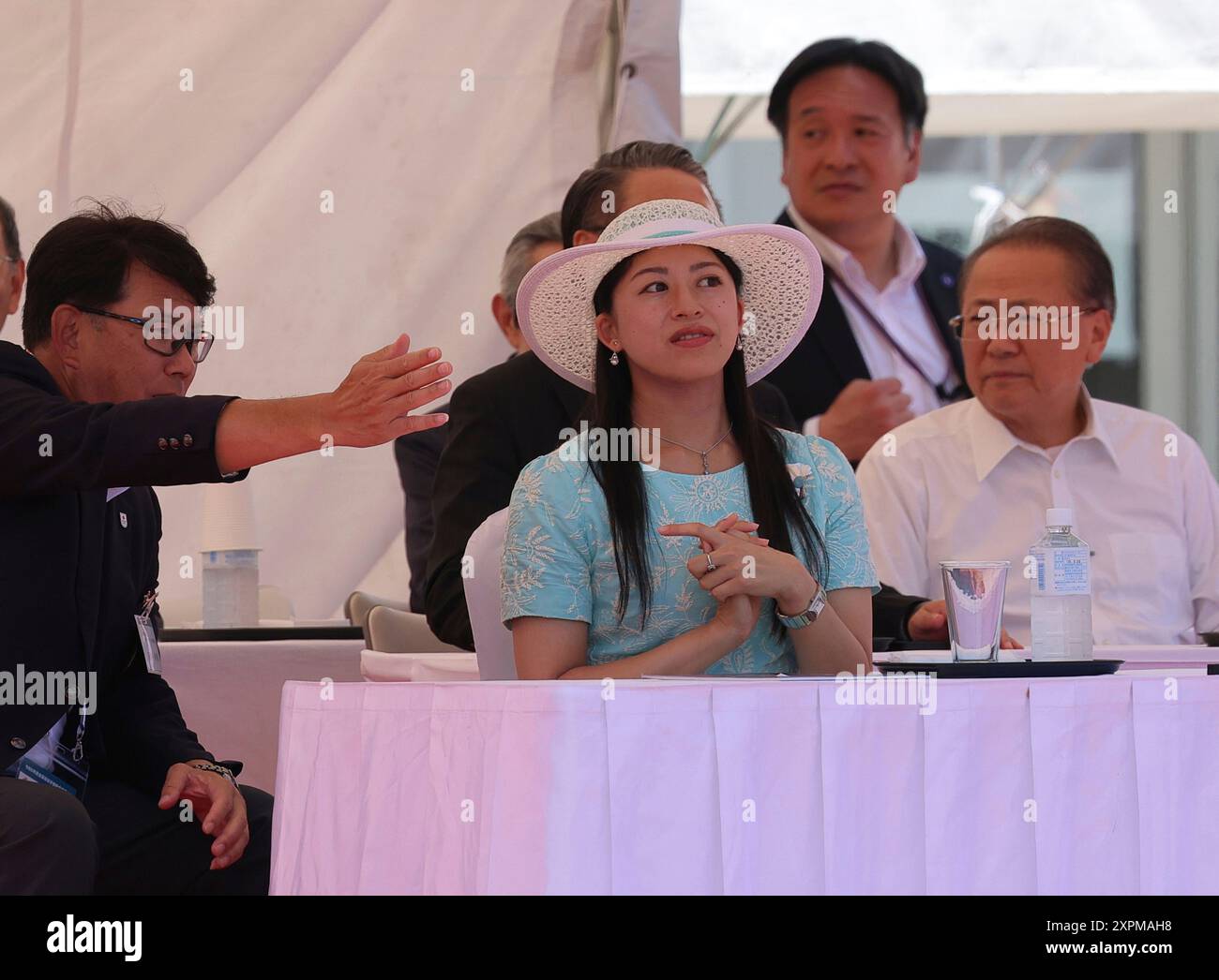 Japanese Princess Tsuguko of Takamado views high school archery ...