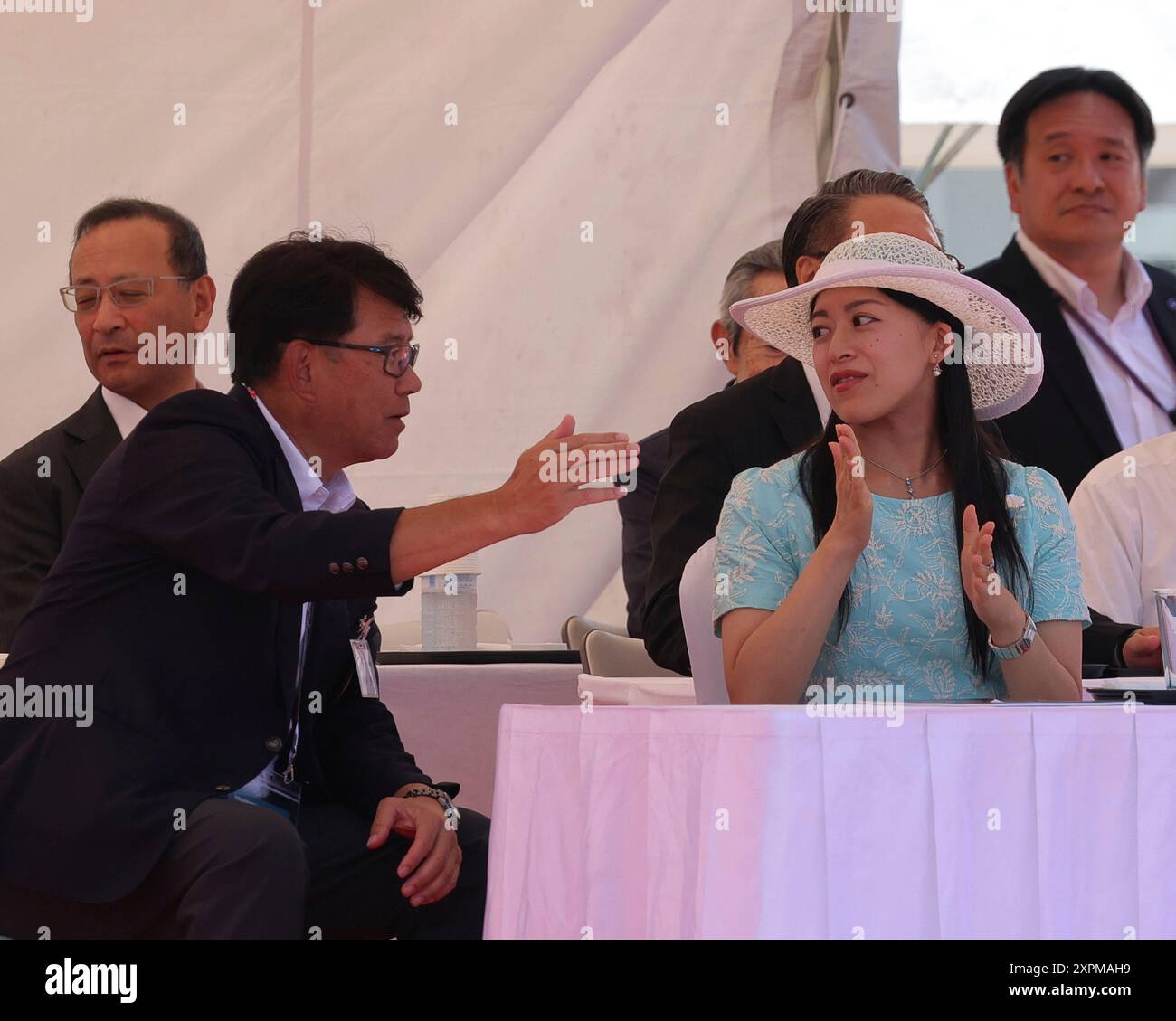Japanese Princess Tsuguko of Takamado views high school archery ...