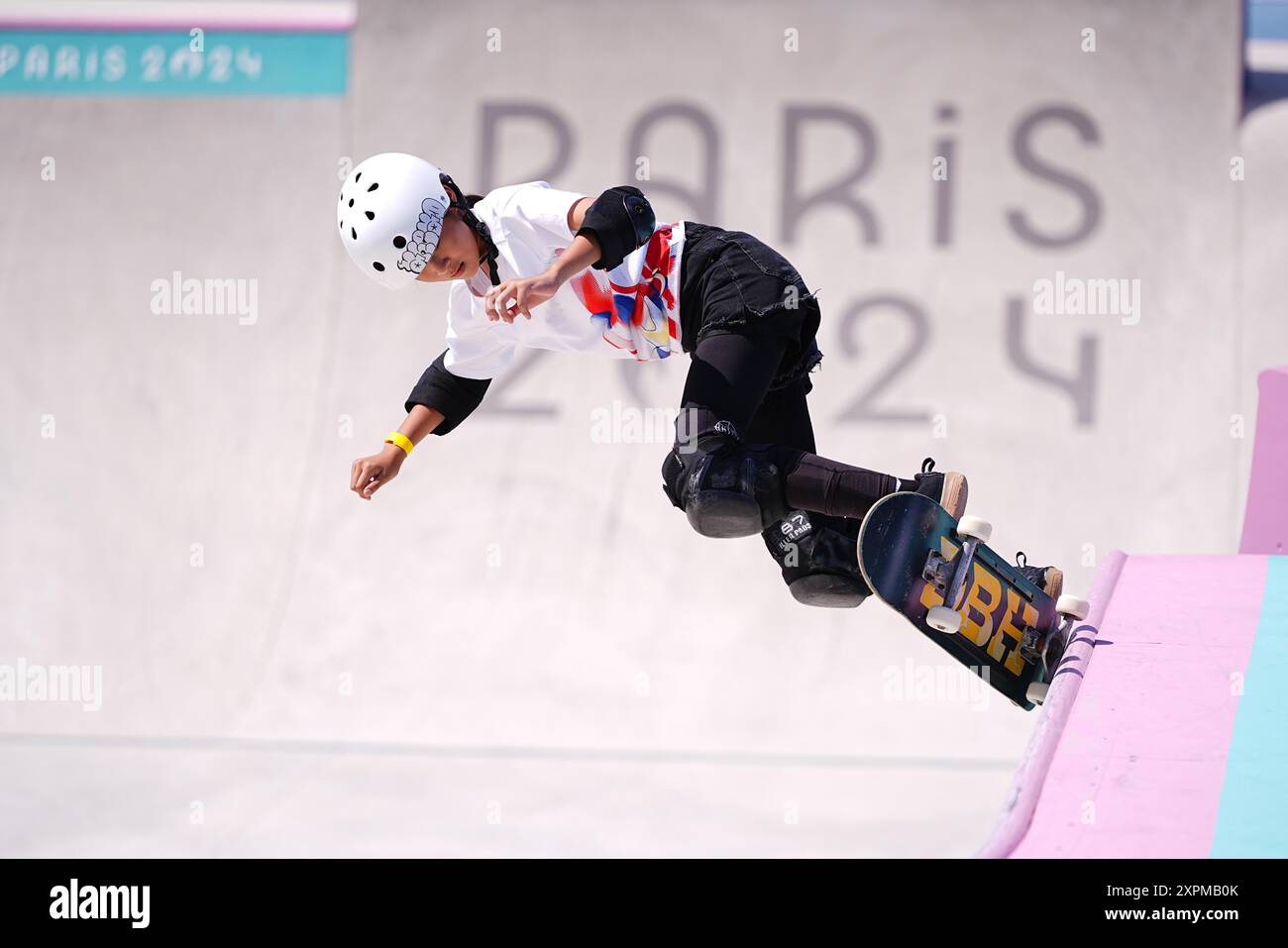 **CHINESE MAINLAND, HONG KONG, MACAU AND TAIWAN OUT** Chinese park ...