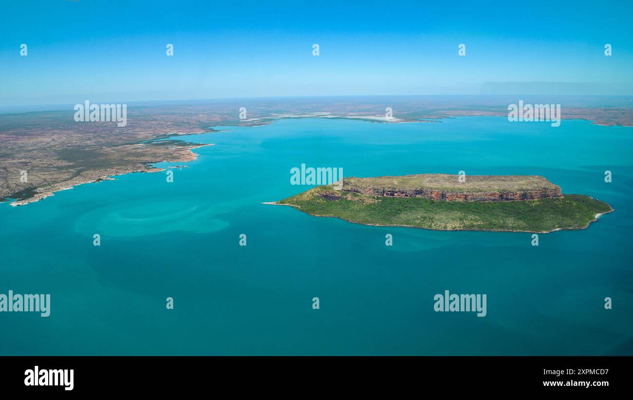 Panoramic view on Steep Head Island in the blue waters of Admiralty ...