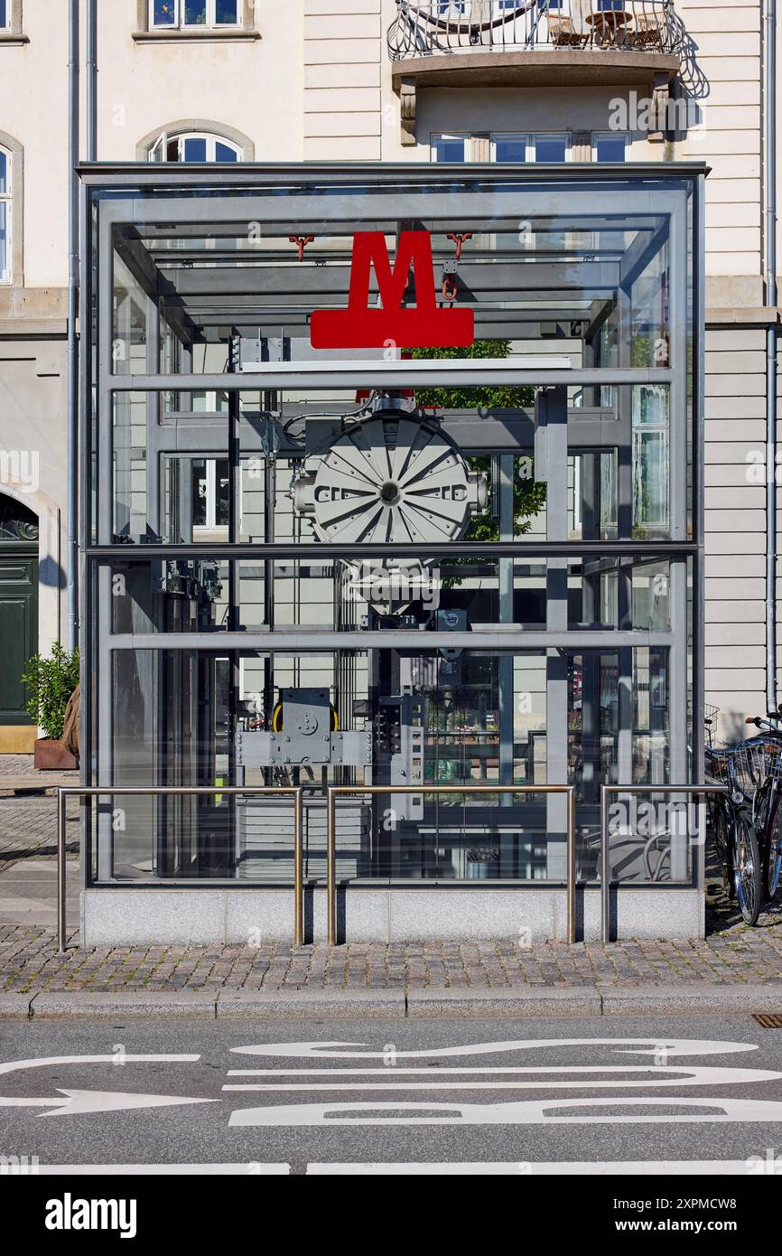 Østerport Metro Station, elevator; Copenhagen, Denmark Stock Photo - Alamy