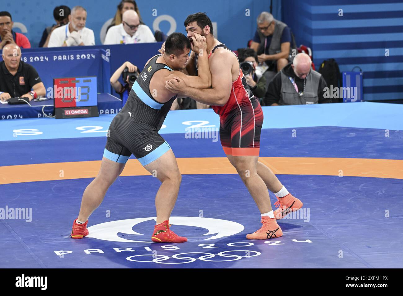 Abdellatif Mohamed (Egypt) vs Meng Lingzhe (China), Wrestling, Men's ...
