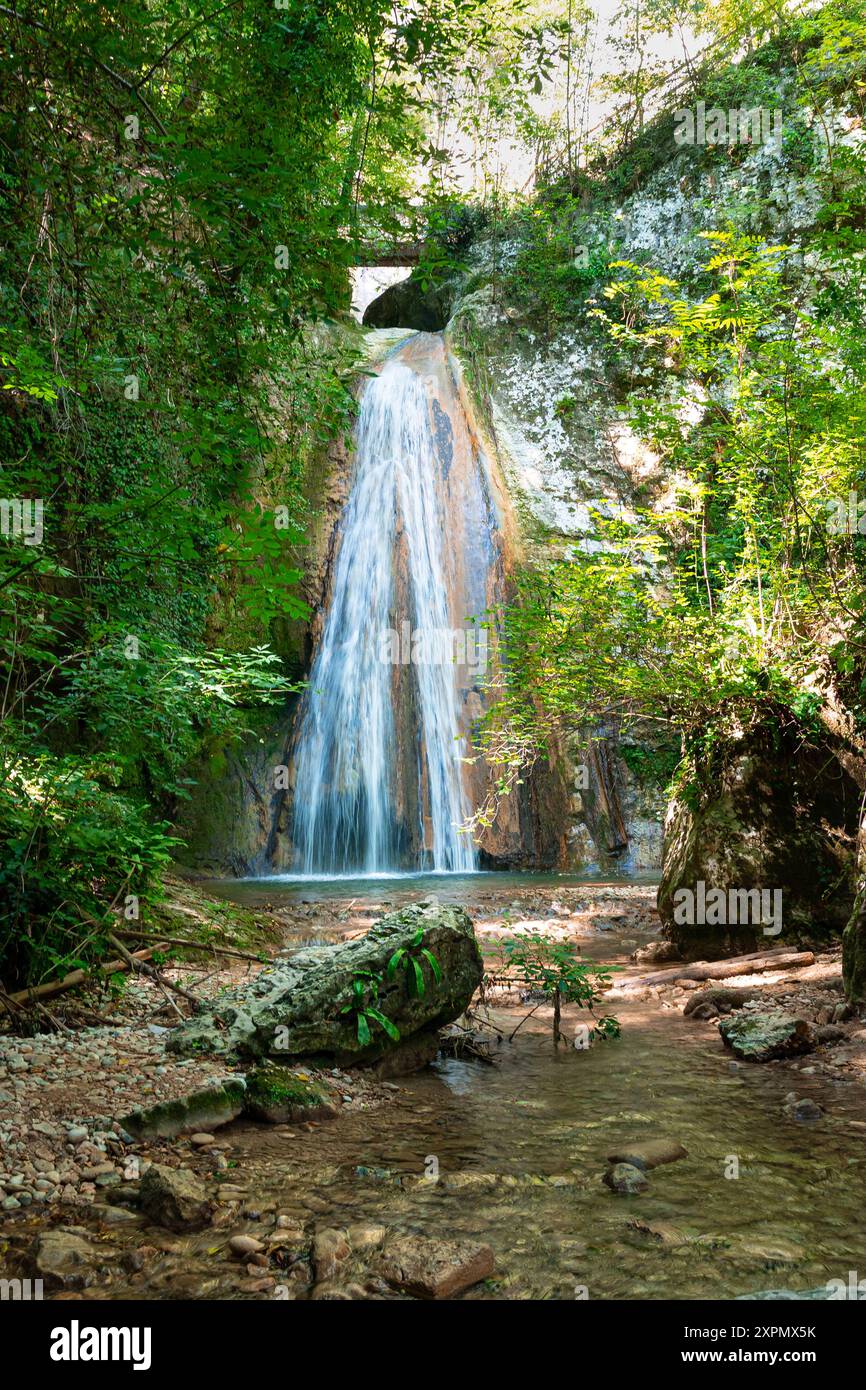 Parco di cascate di trekking hi-res stock photography and images - Alamy