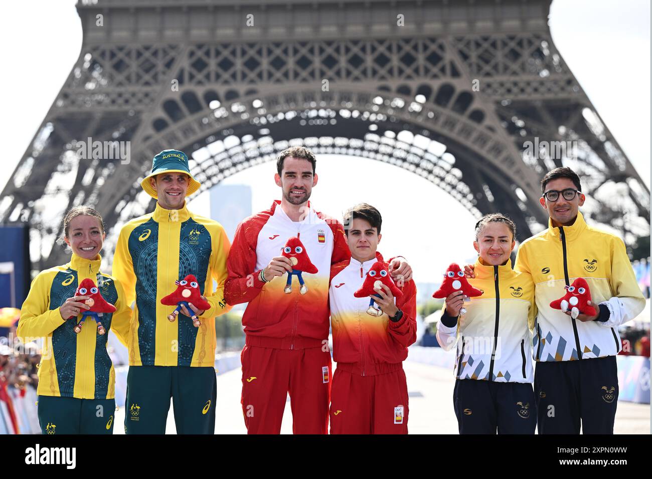 Paris, France. 07th Aug, 2024. Bronze medalists Rhydian Cowley and ...