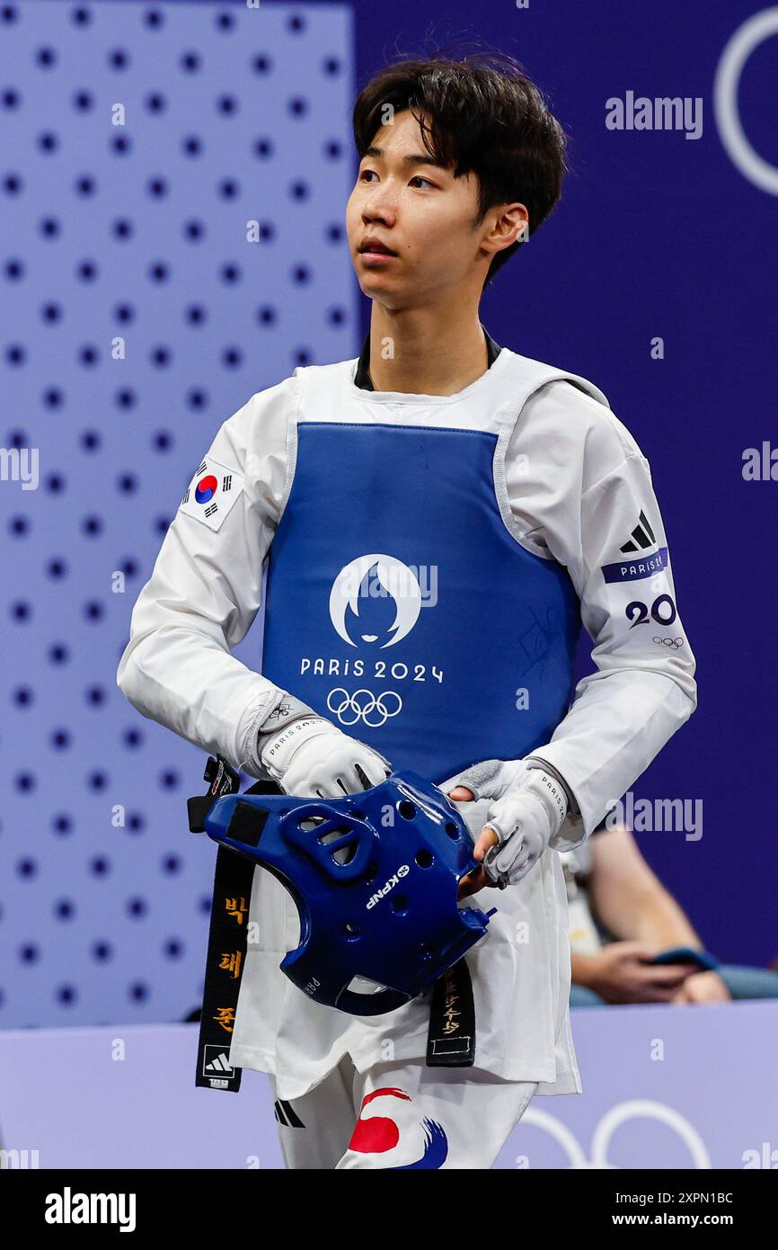 Park Taejoon of South Korea gestures against Yohandri Granado of ...