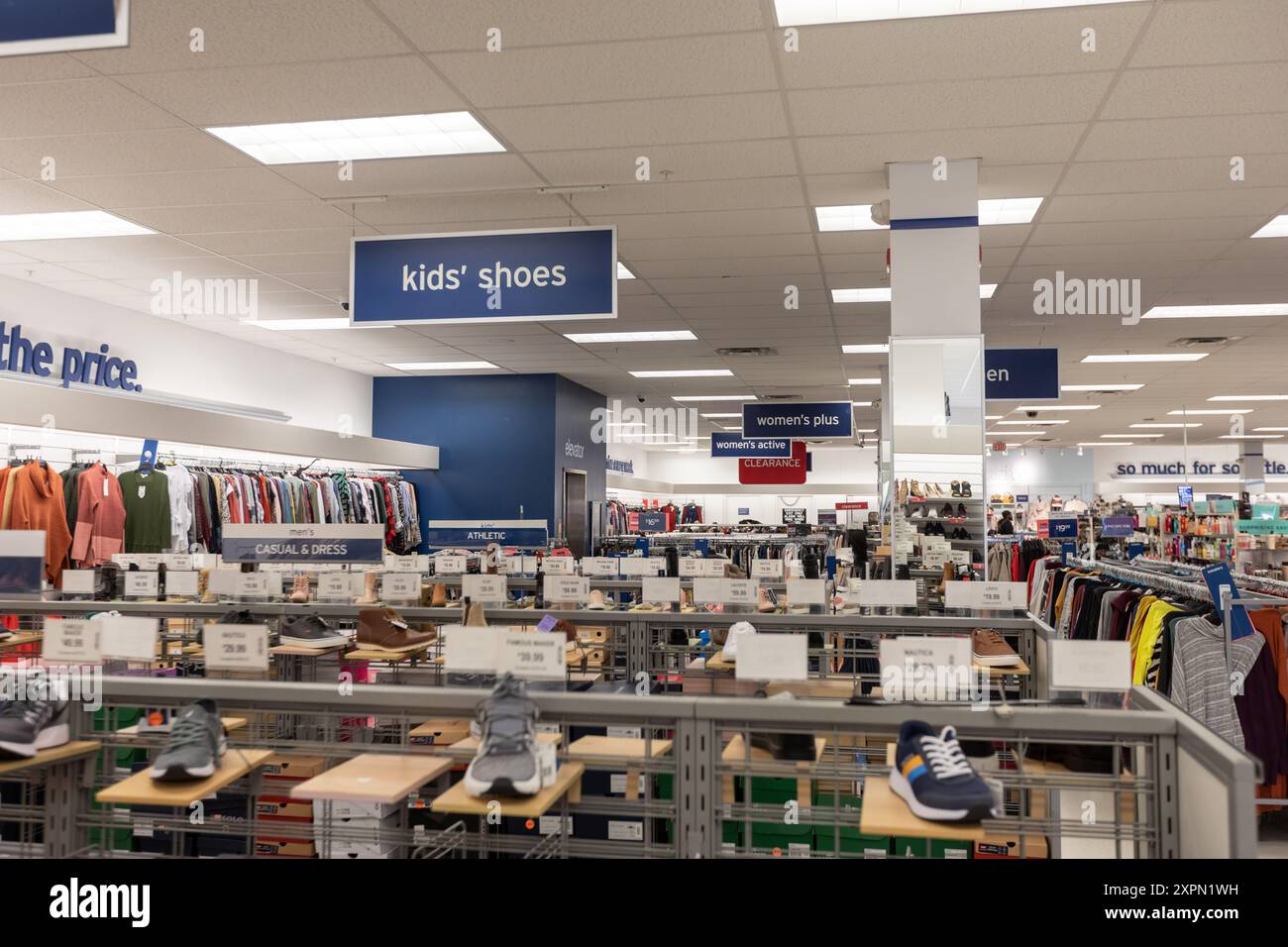 PHILADELPHIA, PENNSYLVANIA - SEPTEMBER 29, 2019: Marshalls Department ...