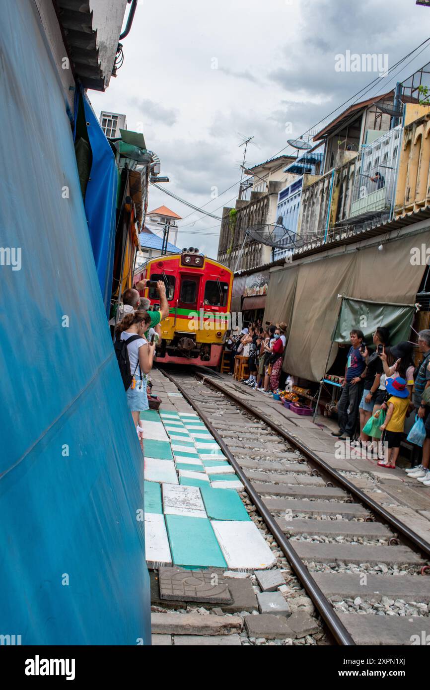 Talad Rom Hub, also known as the Maeklong Railway Market Stock Photo ...