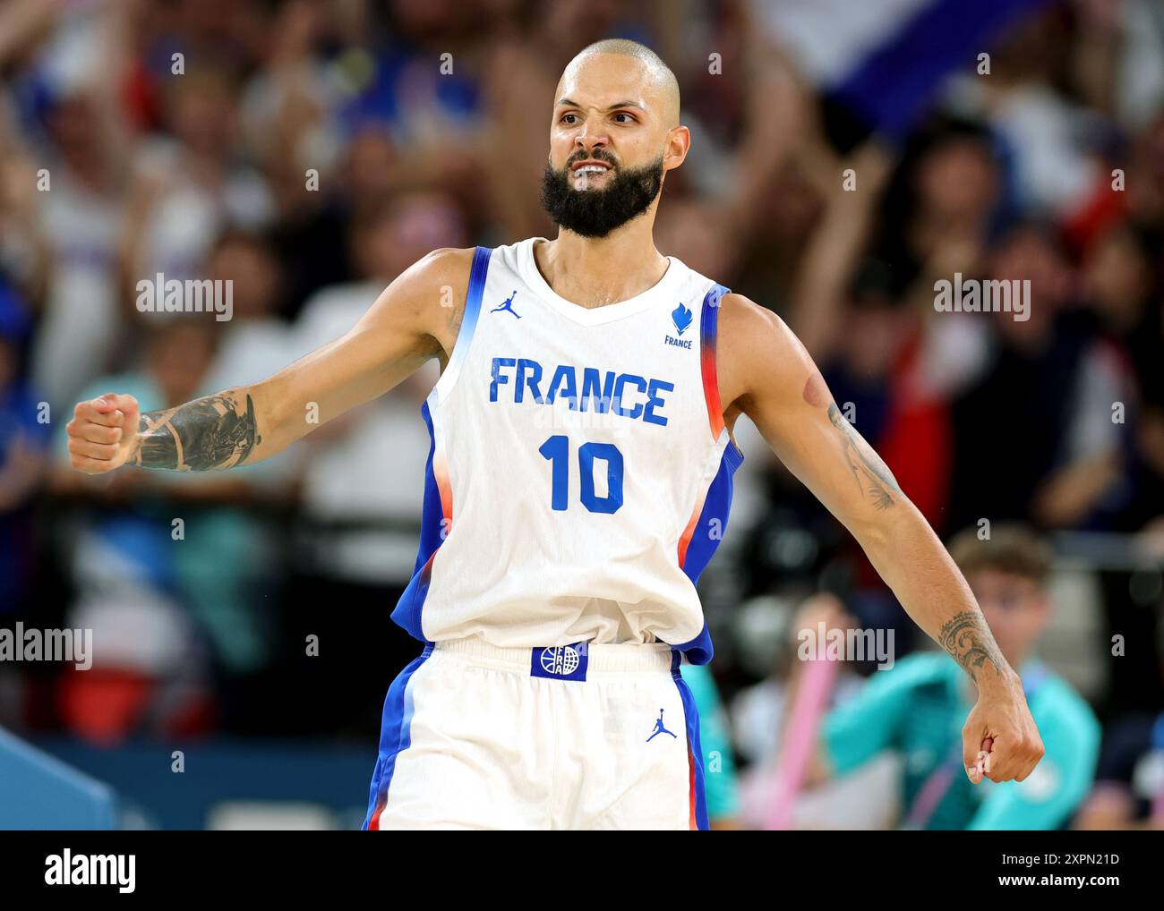Paris, FRANCE - AUGUST 06: Evan Fournier of France celebrates during ...