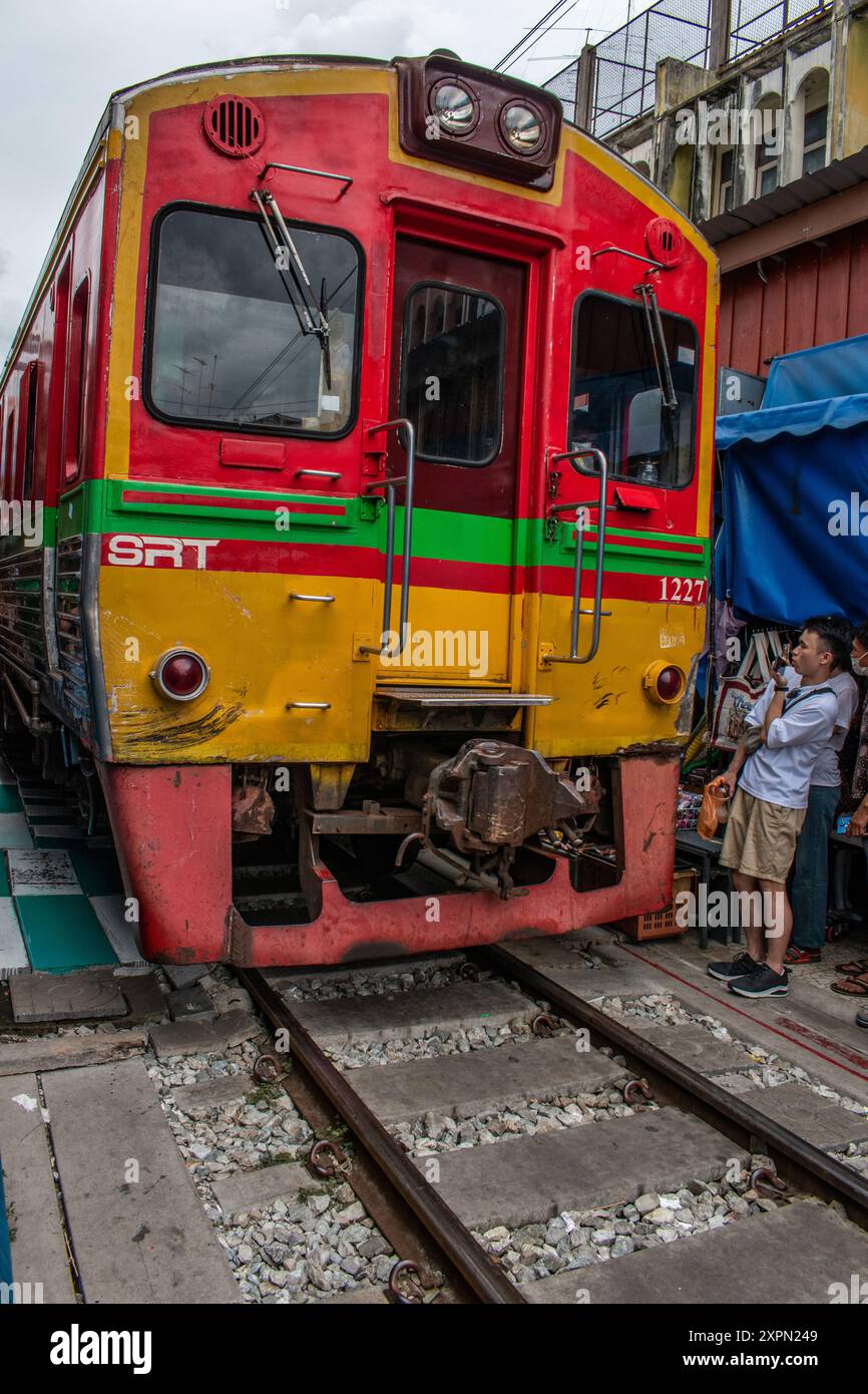 Talad Rom Hub, also known as the Maeklong Railway Market Stock Photo ...