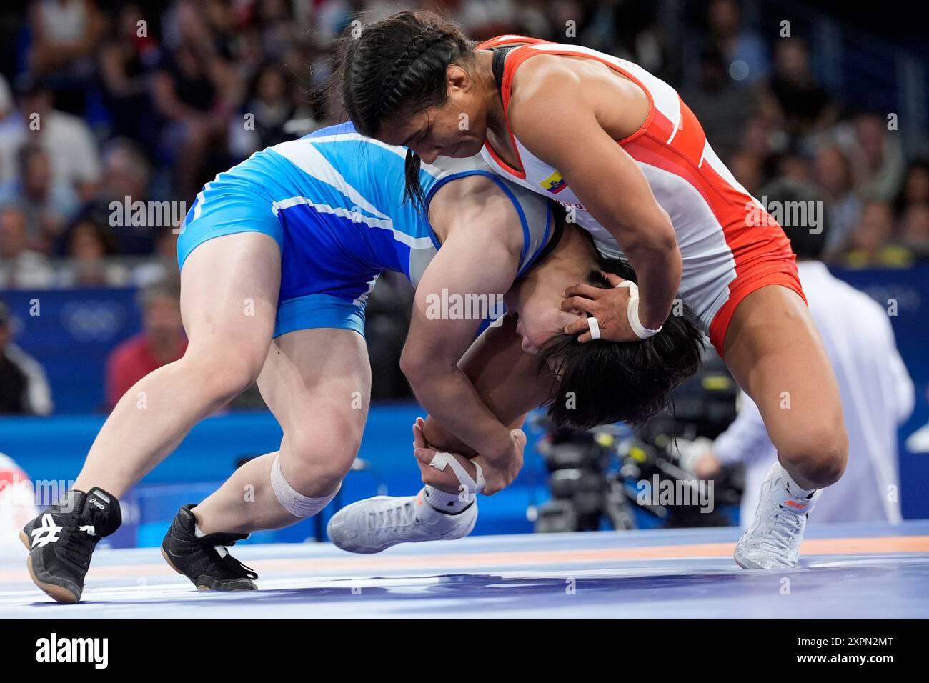 Ecuador's Lucia Yamileth Yepez Guzman and North Korea's Hyo Gyong Choe ...