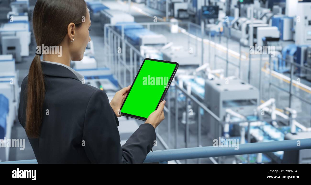 Robot display tablet woman hi-res stock photography and images - Alamy