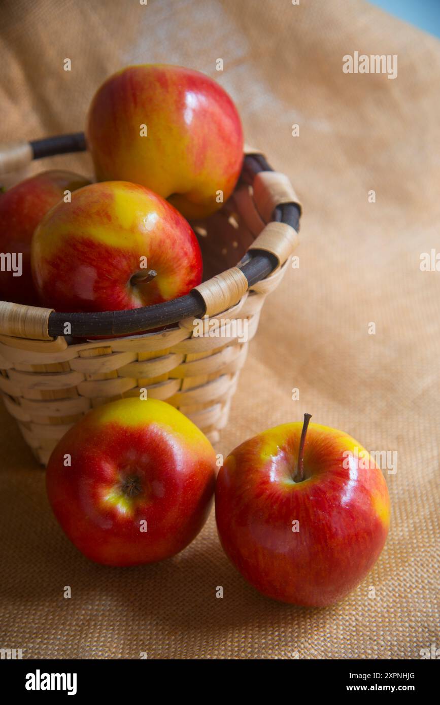 Basket with apples. Still life Stock Photo - Alamy