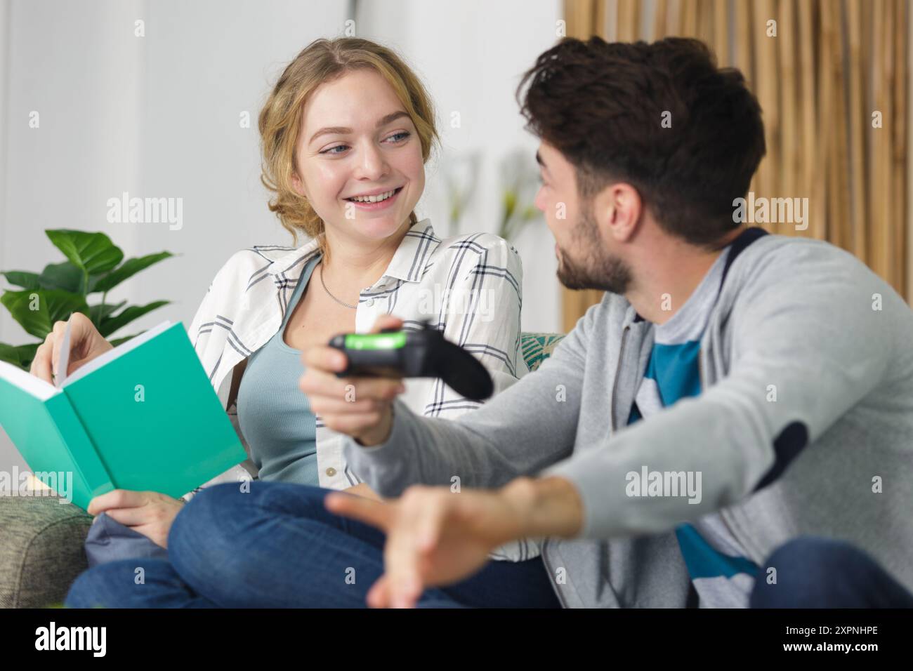 Guy girl talking smiling hi-res stock photography and images - Alamy