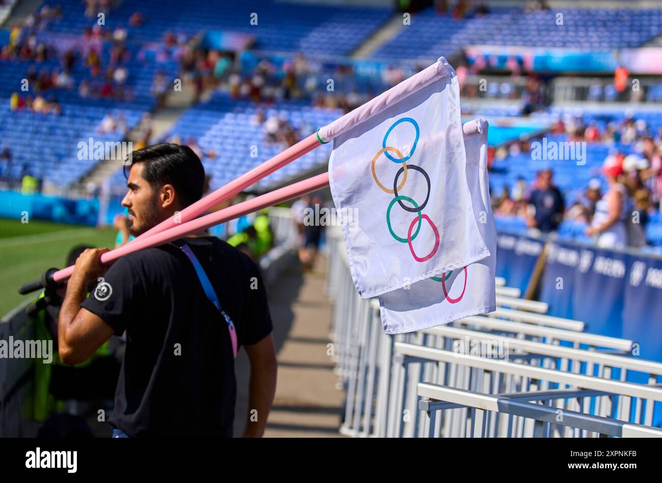 Olympic flag, Eckball Ecke, Eckfahne, corner flag, at the women Olympic ...