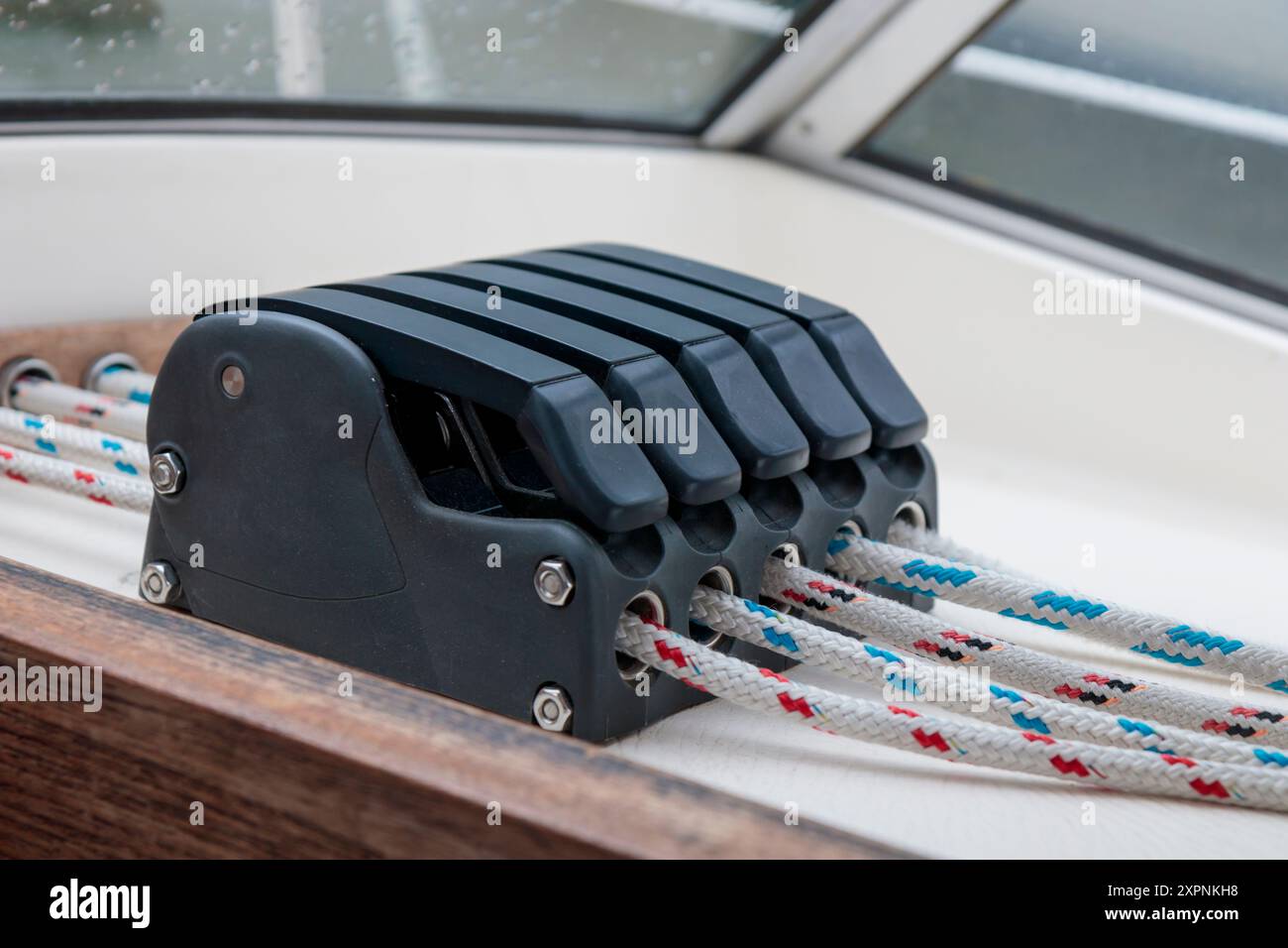 Sailing boat ropes stopper hi-res stock photography and images - Alamy