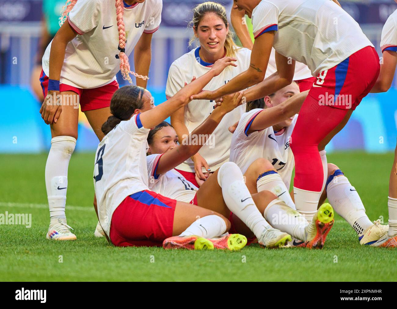 Lyon, France. 06th Aug, 2024. Sophia Smith, USA women Nr. 11 celebrates ...