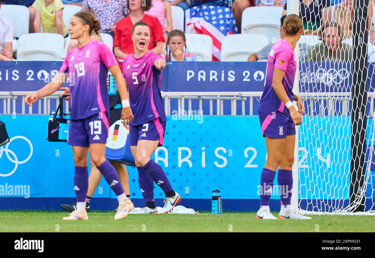 Marina HEGERING, DFB Frauen 5 injury, at the women Olympic semifinal ...