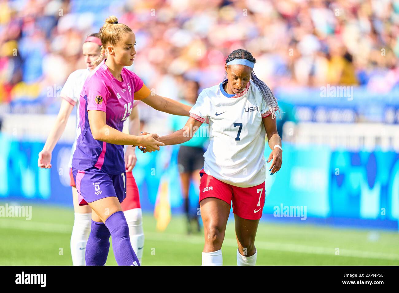 Giulia Gwinn, DFB Frauen 15 Lea SCHÜLLER, Schueller DFB Frauen 7 fair at the women Olympic ...