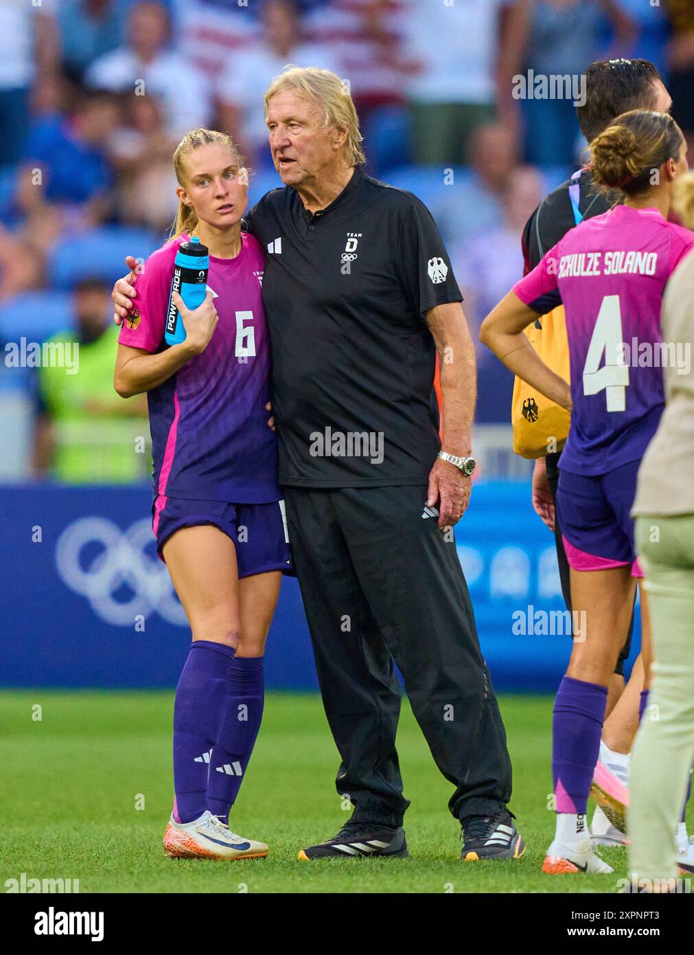 Horst Hrubesch, coach, team manager DFB women, Bundestrainer, Chef- Trainer DFB Frauen, Janina ...