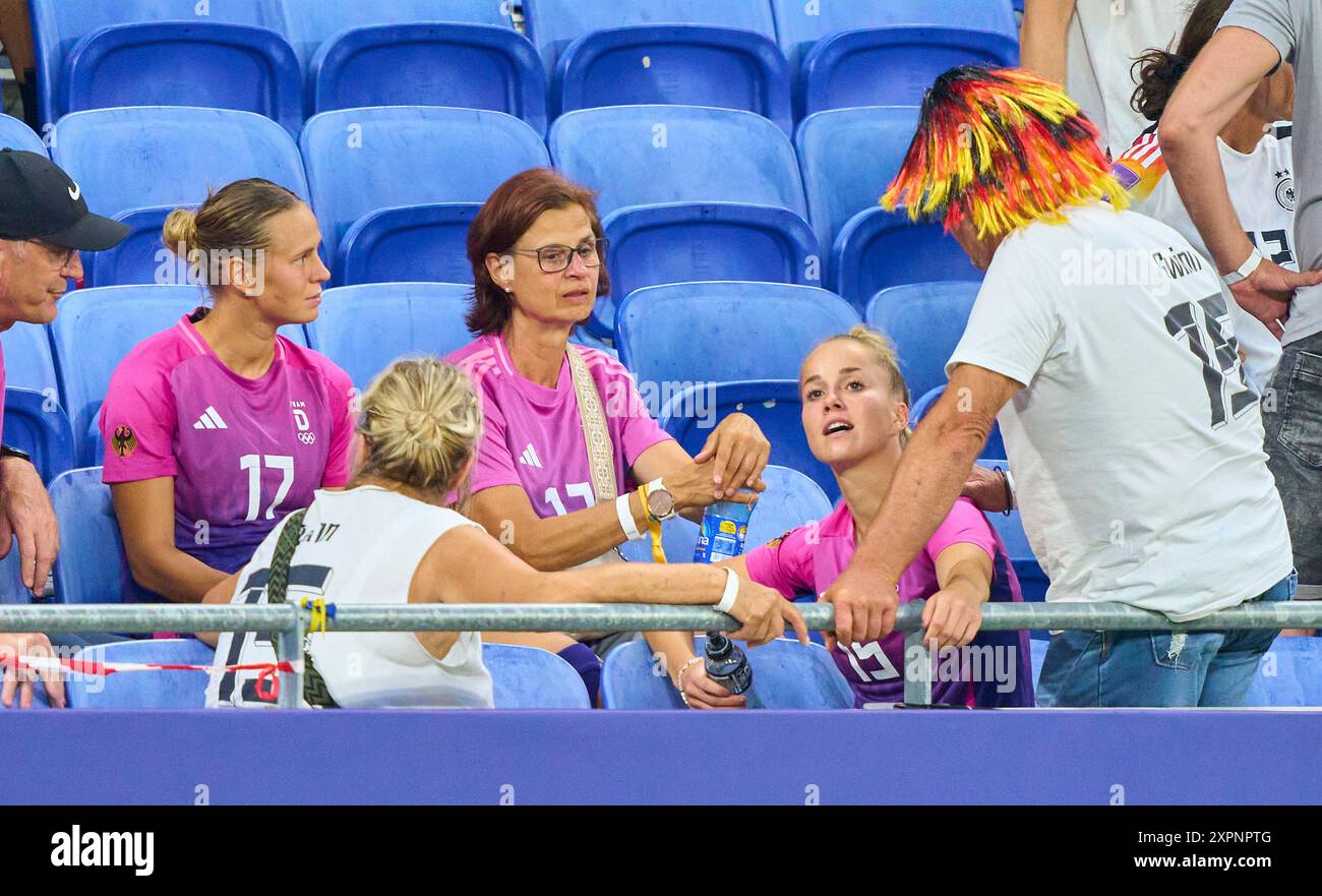 Giulia Gwinn, DFB Frauen 15 mit ihren Eltern Florian und Gabi Gwinn ...