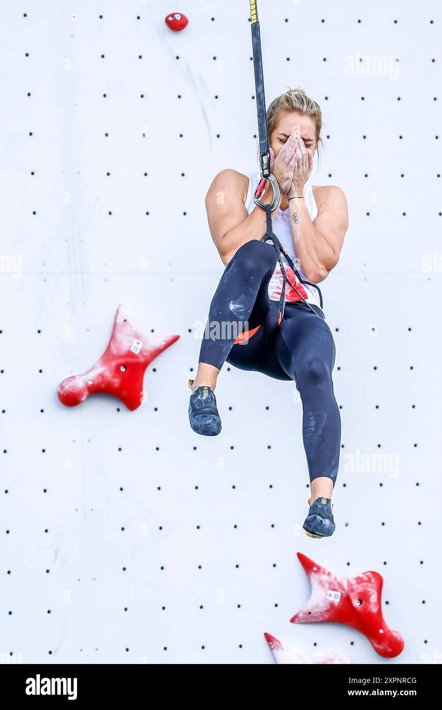 MIROSLAW Aleksandra of Poland DENG Lijuan of People's Republic of China ...