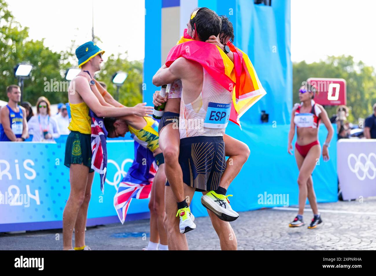 Maria Perez and Alvaro Martin of Spain celebrate the gold medal during ...
