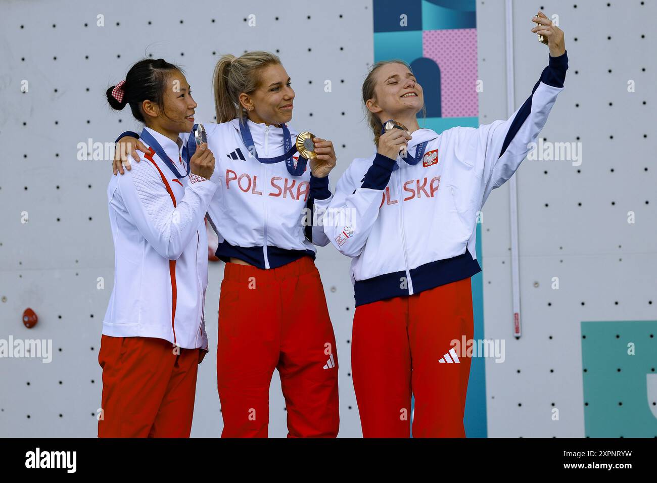 MIROSLAW Aleksandra of Poland DENG Lijuan of People's Republic of China ...