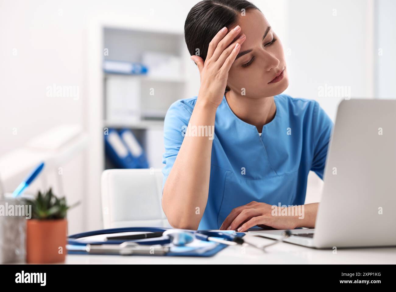 Burnout care worker nurse hi-res stock photography and images - Alamy